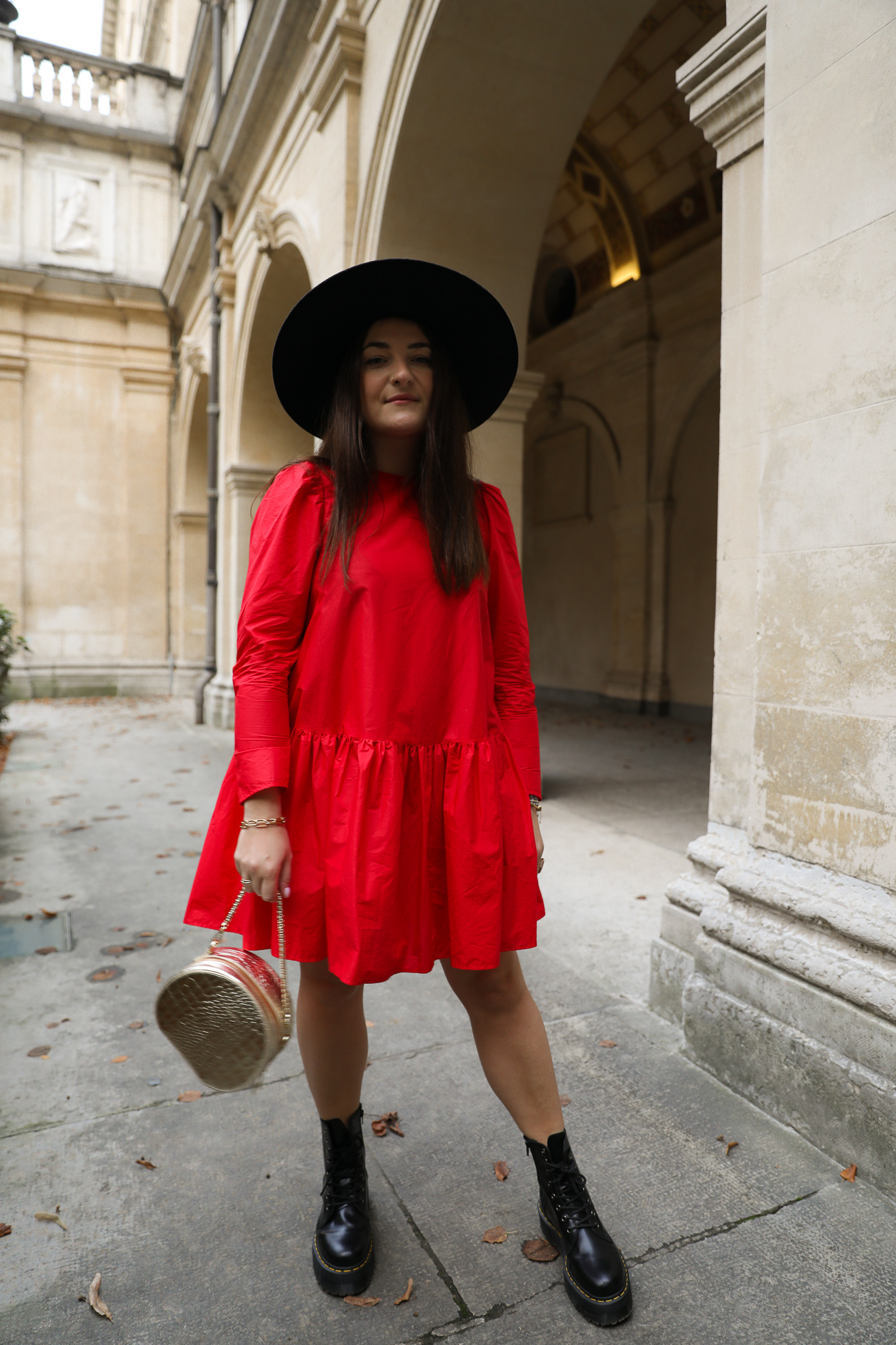 La robe rouge - idée look robe rouge - Paris Grenoble - blog mode ...